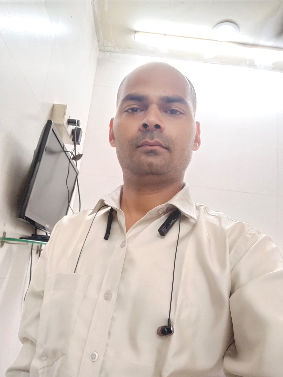 Book Physiotherapist Appointment. Book Doctor Counsultaion of Dr. Shiv ...