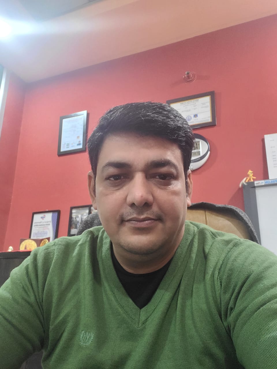 Book INTERNAL MEDICINE Appointment. Book Doctor Counsultaion of Dr. Ashish Srivastava - INTERNAL ...