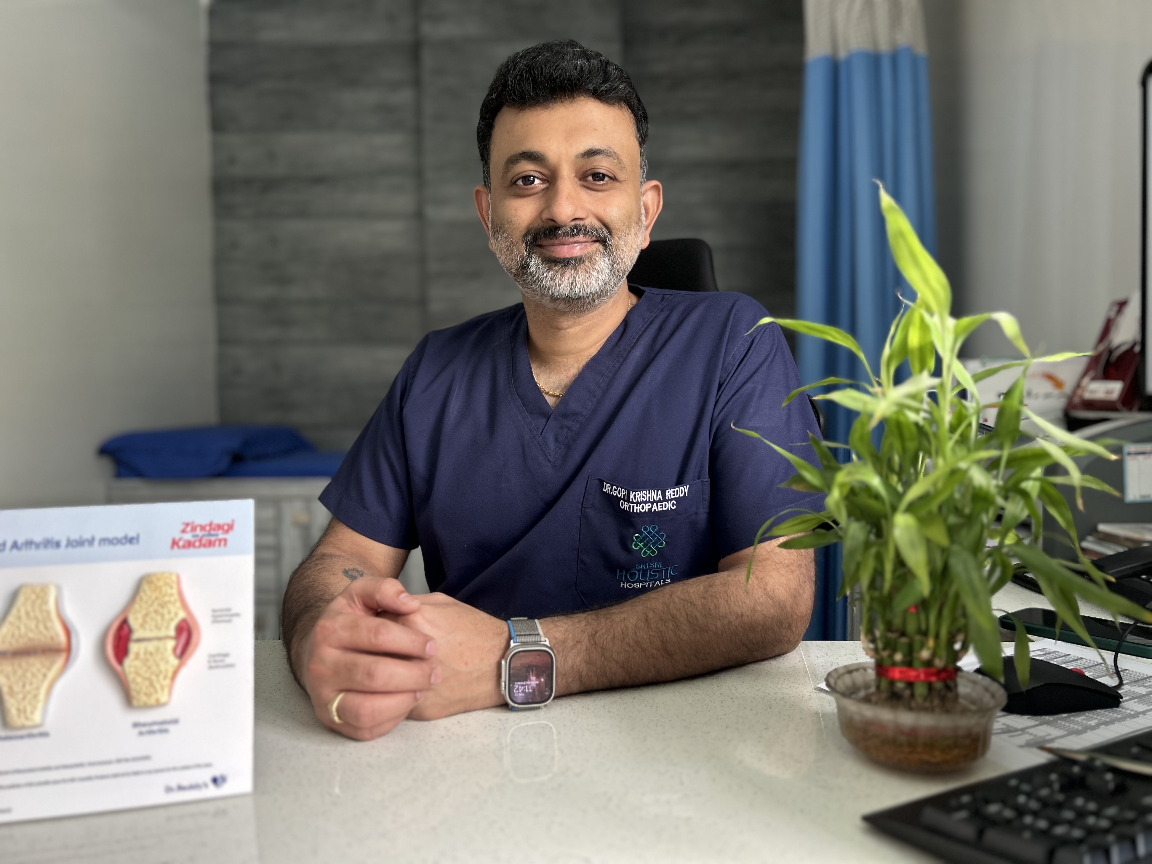 Book Orthopedic Surgeon Appointment. Book Doctor Counsultaion of Dr ...